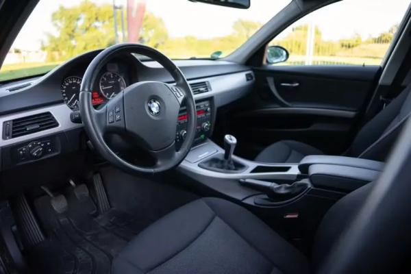 Grey BMW 318 2007 in Liepaja, with an engine capacity of 2.00 L and mileage of 277 thousand km for 4100 €, photo 8 on AUTOMOTO.COM.LV