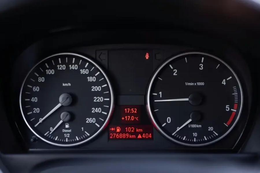 Pelēks BMW 318 2007 Liepāja, ar dzinēja tilpumu 2.00 L un nobraukumu 277 tūkst. km par 4100 €, foto 14 vietnē AUTOMOTO.COM.LV