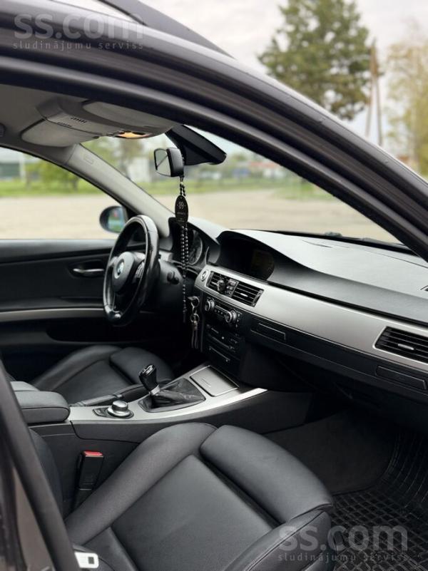 Grey BMW 318 2007 in Jelgava, with an engine capacity of 2.00 L and mileage of 352 thousand km for 4100 €, photo 8 on AUTOMOTO.COM.LV
