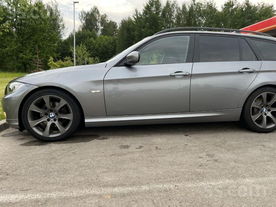 Grey BMW 318 2008 in Valmiera, with an engine capacity of 2.00 L and mileage of 255 thousand km for 6200 €, photo 2 on AUTOMOTO.COM.LV