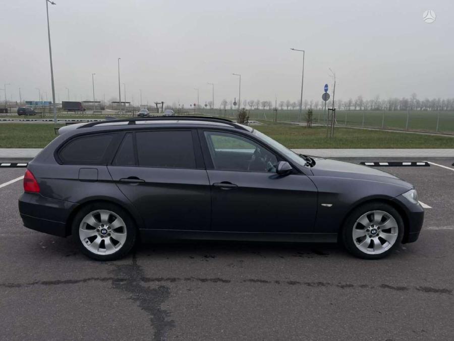 Grey BMW 318 2008 in Marijampole, with an engine capacity of 2.00 L and mileage of 324 thousand km for 3100 €, photo 7 on AUTOMOTO.COM.LV
