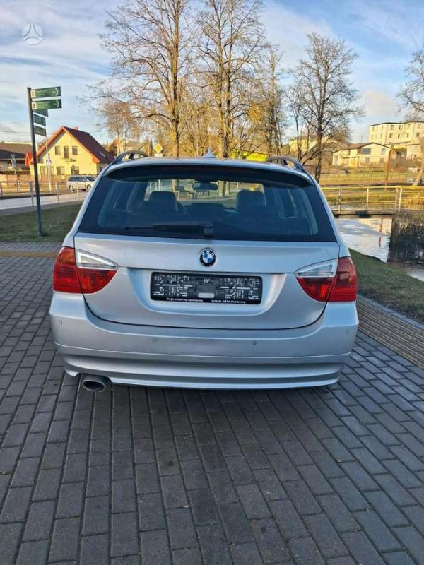 Grey BMW 318 2008 in Raseiniai, with an engine capacity of 2.00 L and mileage of 194 thousand km for 3300 €, photo 4 on AUTOMOTO.COM.LV