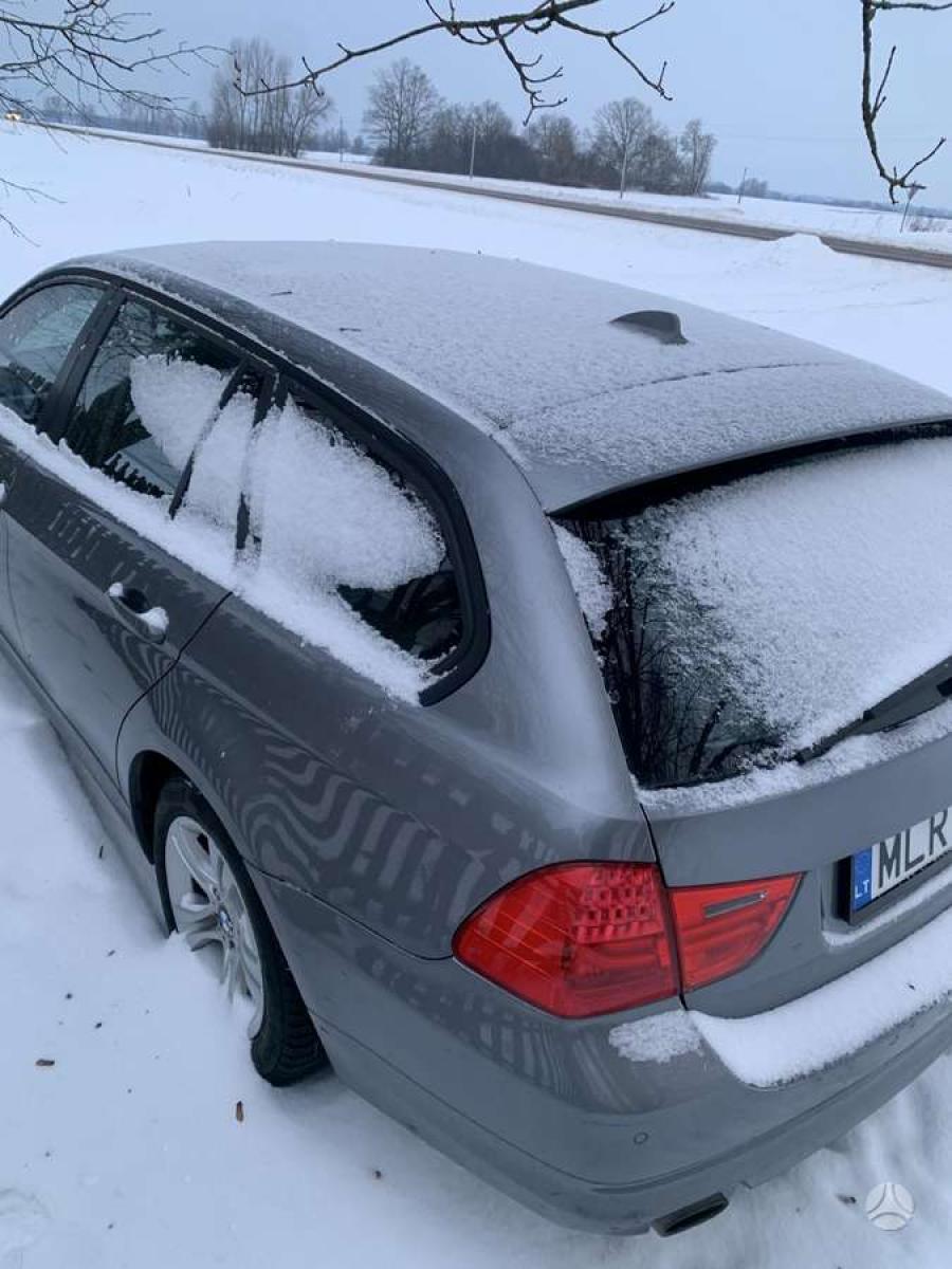 Pelēks BMW 318 2008 Jurbarkas, ar dzinēja tilpumu 2.00 L un nobraukumu 28 tūkst. km par 1100 €, foto 2 vietnē AUTOMOTO.COM.LV