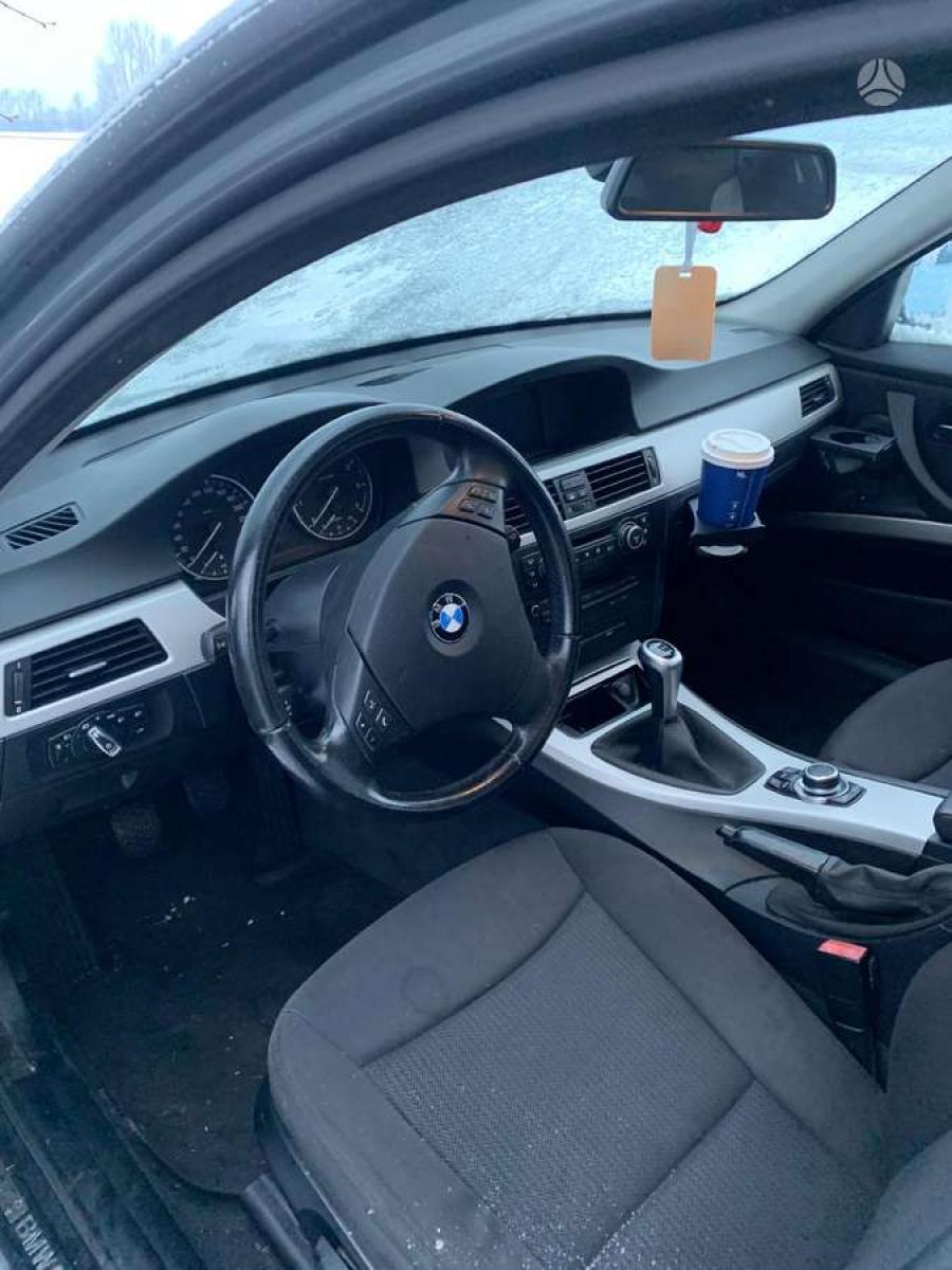 Pelēks BMW 318 2008 Jurbarkas, ar dzinēja tilpumu 2.00 L un nobraukumu 28 tūkst. km par 1100 €, foto 5 vietnē AUTOMOTO.COM.LV