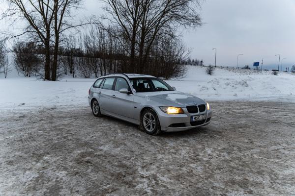 Pelēks BMW 318 2008 Klaipėda, ar dzinēja tilpumu 2.00 L un nobraukumu 298 tūkst. km par 1900 €, foto 1 vietnē AUTOMOTO.COM.LV