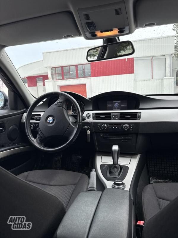 Grey BMW 318 2008 in Klaipeda, with an engine capacity of 2.00 L and mileage of 299 thousand km for 3750 €, photo 8 on AUTOMOTO.COM.LV