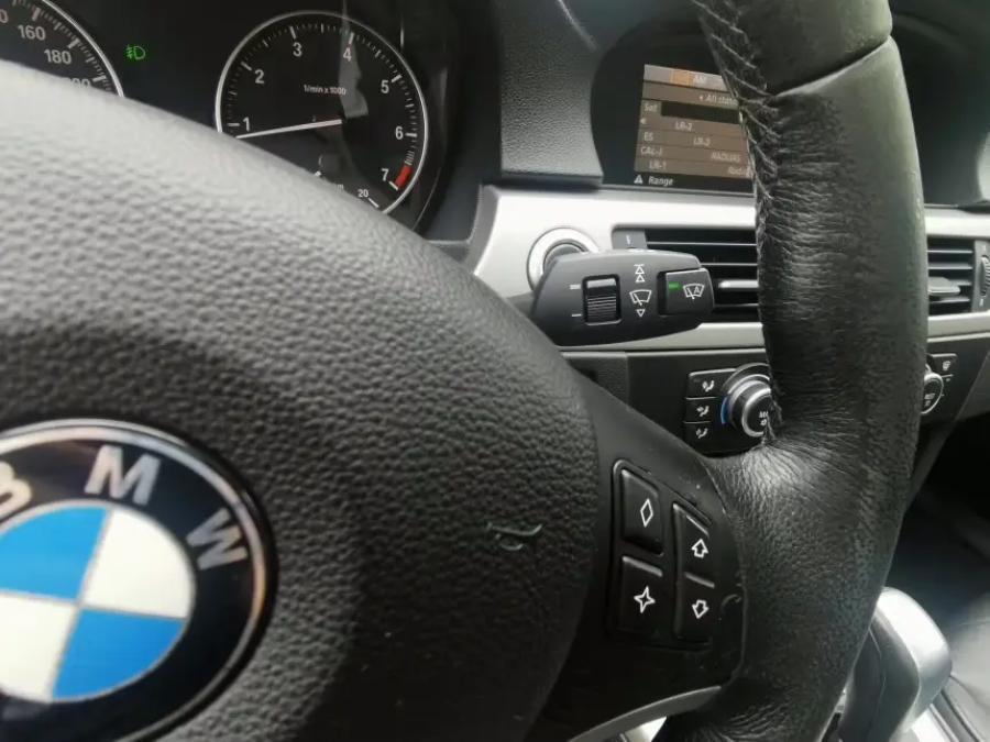 Grey BMW 318 2008 in Kuldiga, with an engine capacity of 2.00 L and mileage of 242 thousand km for 5100 €, photo 12 on AUTOMOTO.COM.LV