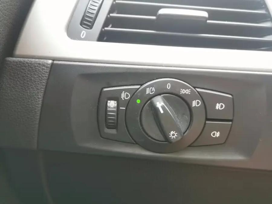 Grey BMW 318 2008 in Kuldiga, with an engine capacity of 2.00 L and mileage of 242 thousand km for 5100 €, photo 14 on AUTOMOTO.COM.LV