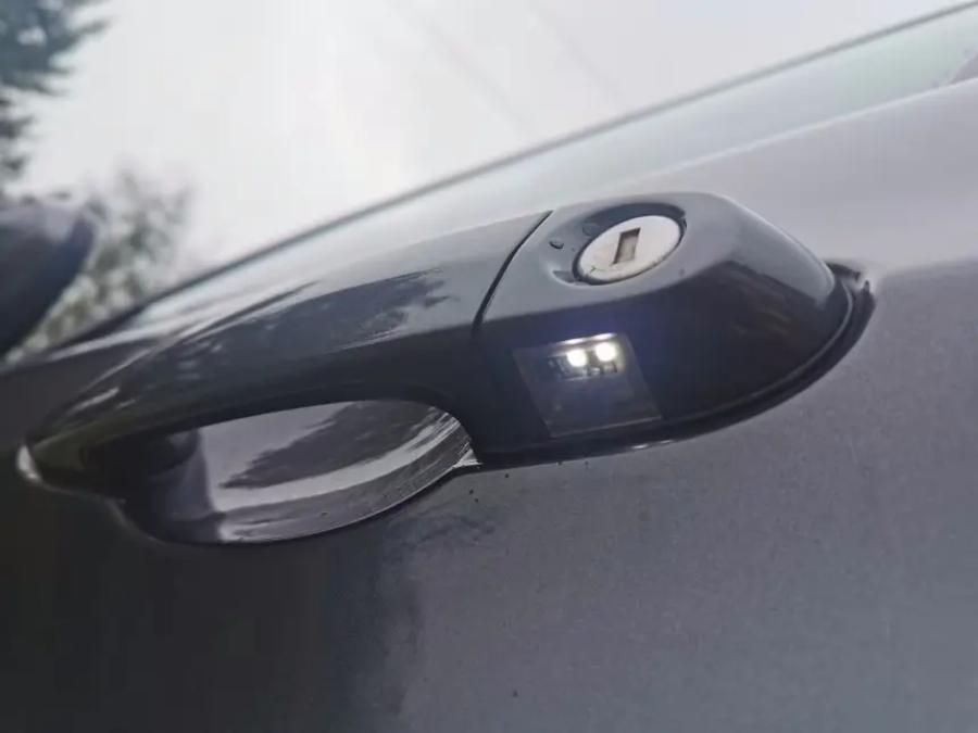 Grey BMW 318 2008 in Kuldiga, with an engine capacity of 2.00 L and mileage of 242 thousand km for 5100 €, photo 21 on AUTOMOTO.COM.LV
