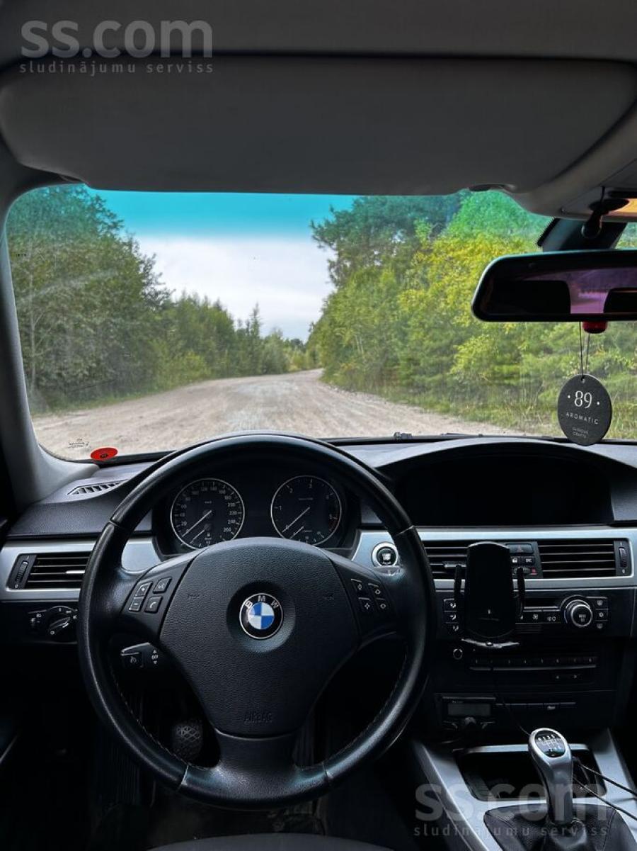 Grey BMW 318 2008 in Jekabpils, with an engine capacity of 2.00 L and mileage of 304 thousand km for 3000 €, photo 9 on AUTOMOTO.COM.LV