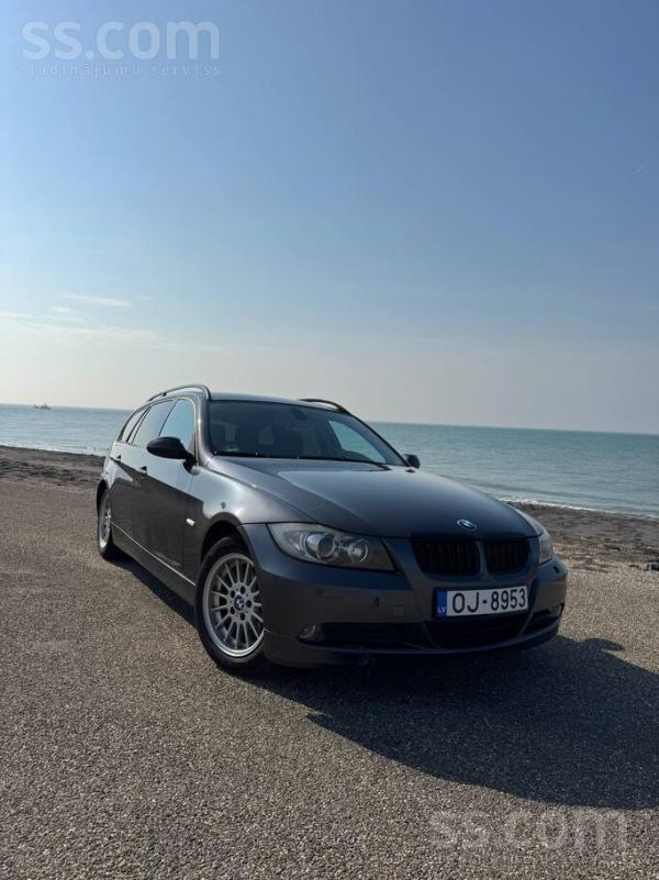Grey BMW 318 2008 in Riga, with an engine capacity of 2.00 L and mileage of 252 thousand km for 2700 €, photo 1 on AUTOMOTO.COM.LV
