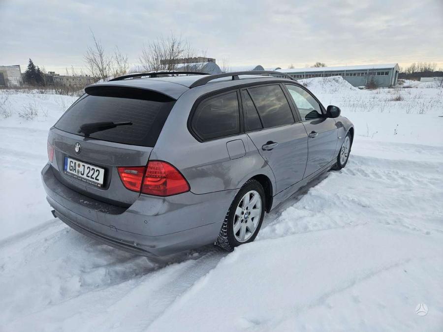 Серый БМВ 318 2009 в Паневежис, объемом двигателя 2.00 л и пробегом 320 тыс. км за 3700 €, фото 4 на AUTOMOTO.COM.LV
