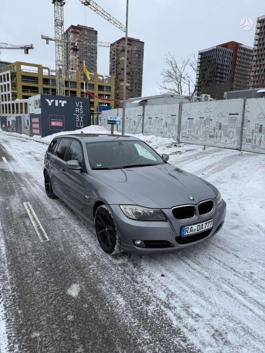 Grey BMW 318 2009 in Vilnius, with an engine capacity of 2.00 L and mileage of 339 thousand km for 3500 €, photo 1 on AUTOMOTO.COM.LV