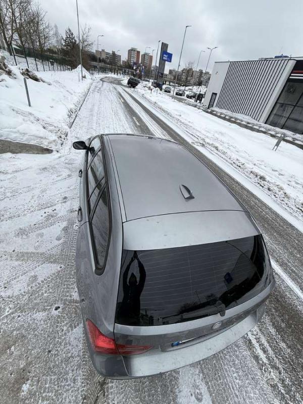 Pelēks BMW 318 2009 Viļņa, ar dzinēja tilpumu 2.00 L un nobraukumu 339 tūkst. km par 3500 €, foto 10 vietnē AUTOMOTO.COM.LV