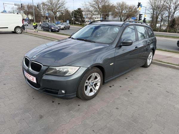 Grey BMW 318 2009 in Klaipeda, with an engine capacity of 2.00 L and mileage of 226 thousand km for 3750 €, photo 1 on AUTOMOTO.COM.LV