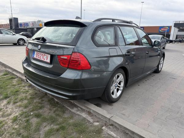 Grey BMW 318 2009 in Klaipeda, with an engine capacity of 2.00 L and mileage of 226 thousand km for 3750 €, photo 3 on AUTOMOTO.COM.LV