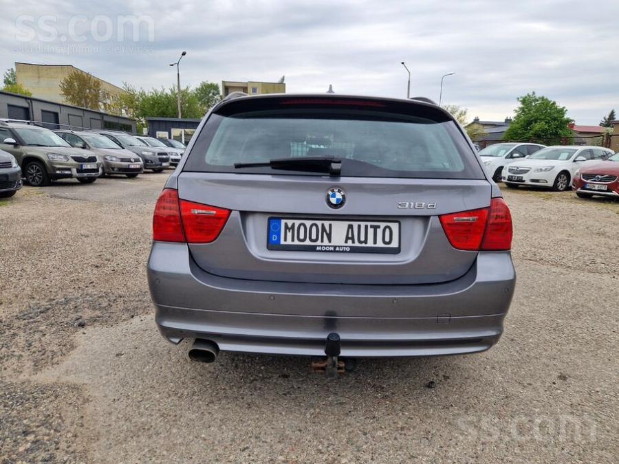 Pelēks BMW 318 2009 Liepāja, ar dzinēja tilpumu 2.00 L un nobraukumu 332 tūkst. km par 4990 €, foto 6 vietnē AUTOMOTO.COM.LV