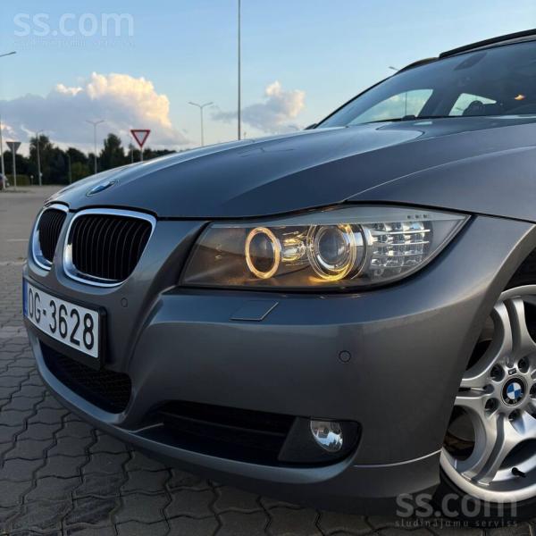 Grey BMW 318 2009 in Riga, with an engine capacity of 2.00 L and mileage of 299 thousand km for 4100 €, photo 6 on AUTOMOTO.COM.LV