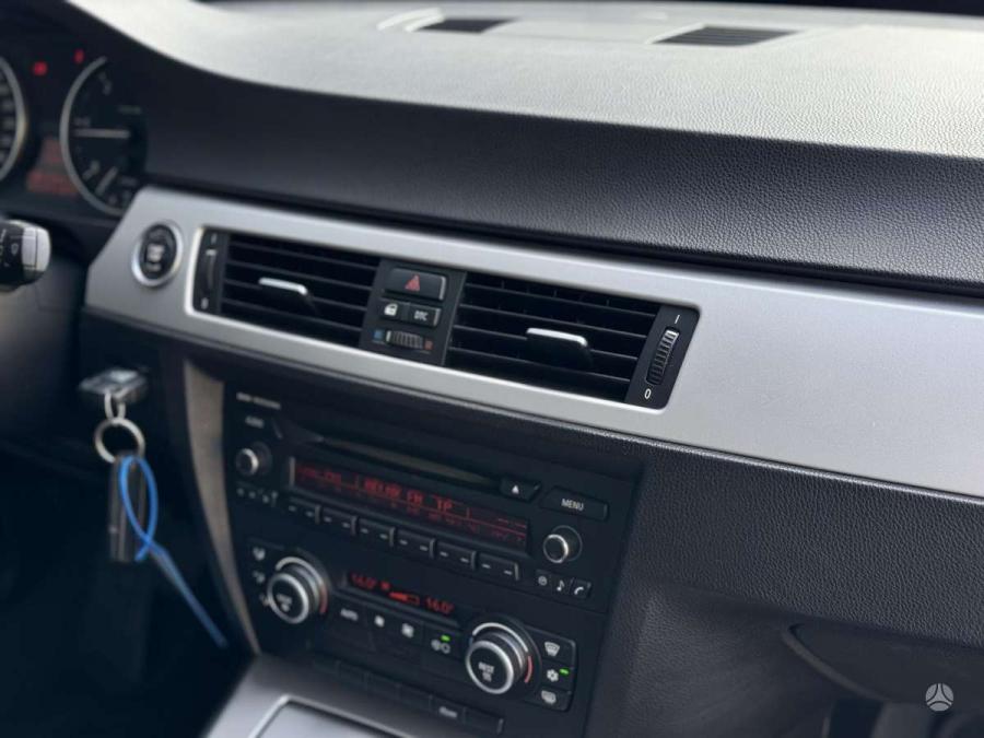 Grey BMW 318 2009 in Vilnius, with an engine capacity of 2.00 L and mileage of 370 thousand km for 2800 €, photo 9 on AUTOMOTO.COM.LV