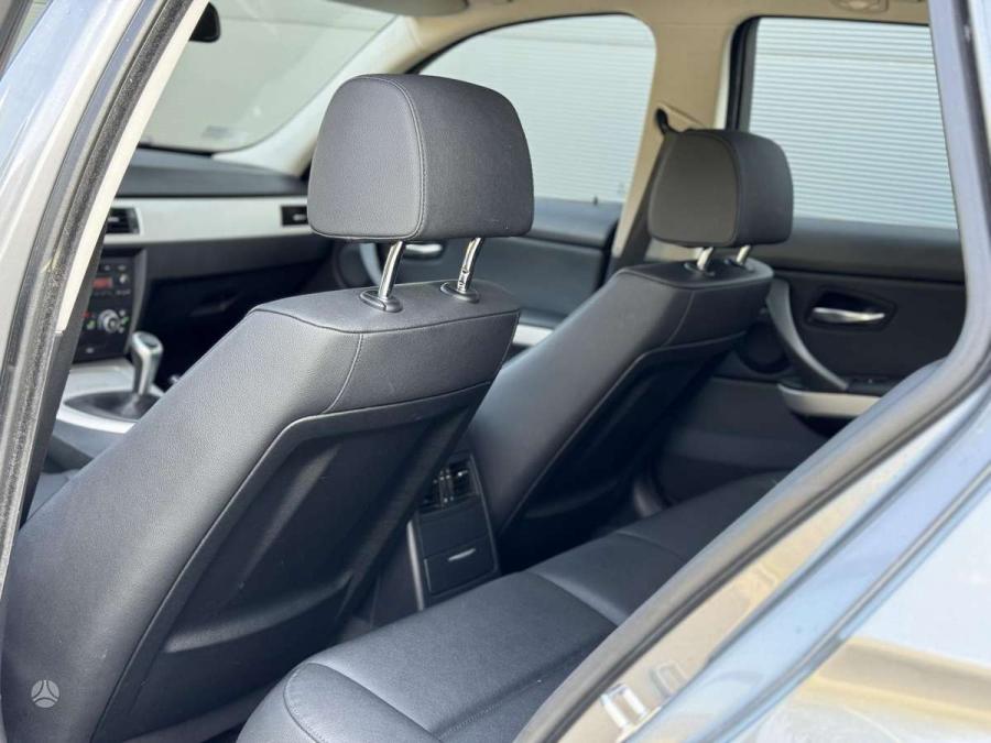 Grey BMW 318 2009 in Vilnius, with an engine capacity of 2.00 L and mileage of 370 thousand km for 2800 €, photo 12 on AUTOMOTO.COM.LV