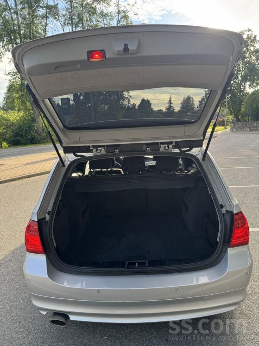 Pelēks BMW 318 2009 Valmiera, ar dzinēja tilpumu 2.00 L un nobraukumu 324 tūkst. km par 4250 €, foto 8 vietnē AUTOMOTO.COM.LV