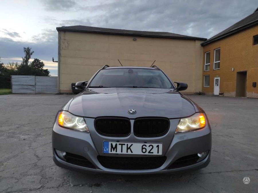 Grey BMW 318 2009 in Marijampole, with an engine capacity of 2.00 L and mileage of 320 thousand km for 3700 €, photo 3 on AUTOMOTO.COM.LV