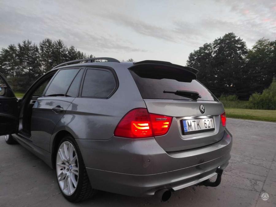 Grey BMW 318 2009 in Marijampole, with an engine capacity of 2.00 L and mileage of 320 thousand km for 3700 €, photo 5 on AUTOMOTO.COM.LV