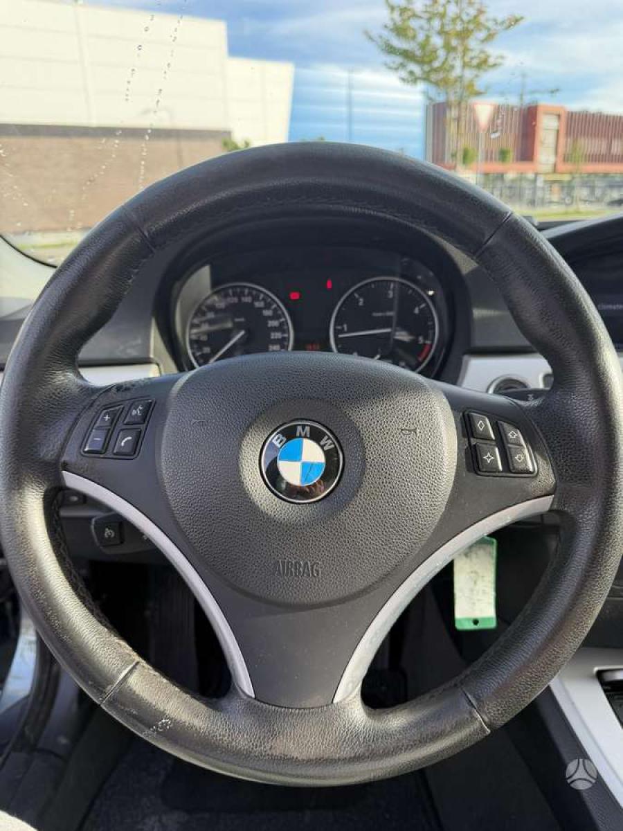 Grey BMW 318 2009 in Klaipeda, with an engine capacity of 2.00 L and mileage of 227 thousand km for 3500 €, photo 11 on AUTOMOTO.COM.LV