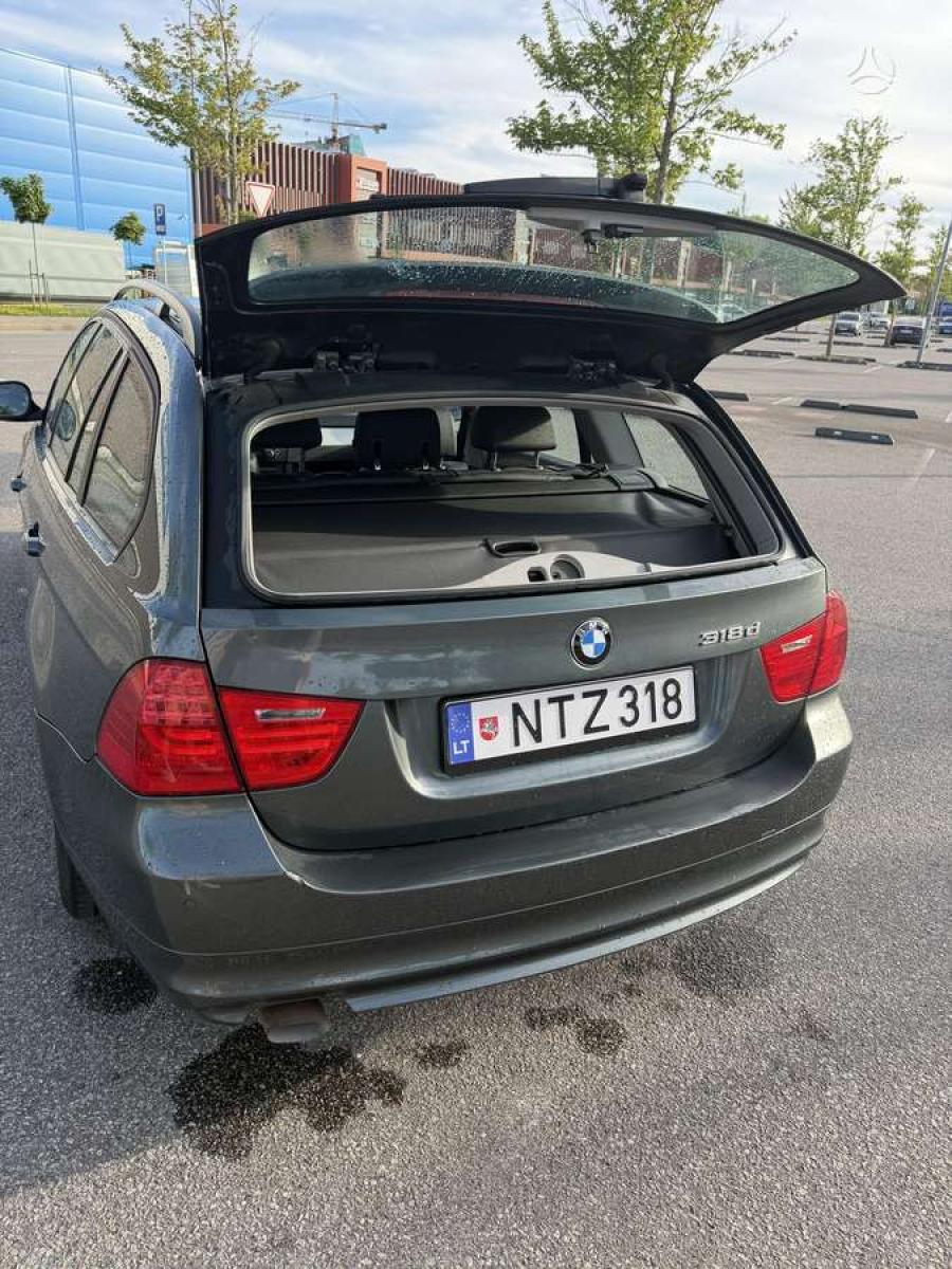 Grey BMW 318 2009 in Klaipeda, with an engine capacity of 2.00 L and mileage of 227 thousand km for 3500 €, photo 16 on AUTOMOTO.COM.LV