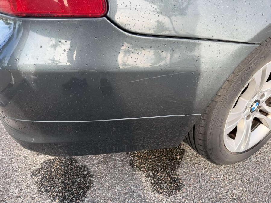 Grey BMW 318 2009 in Klaipeda, with an engine capacity of 2.00 L and mileage of 227 thousand km for 3500 €, photo 18 on AUTOMOTO.COM.LV