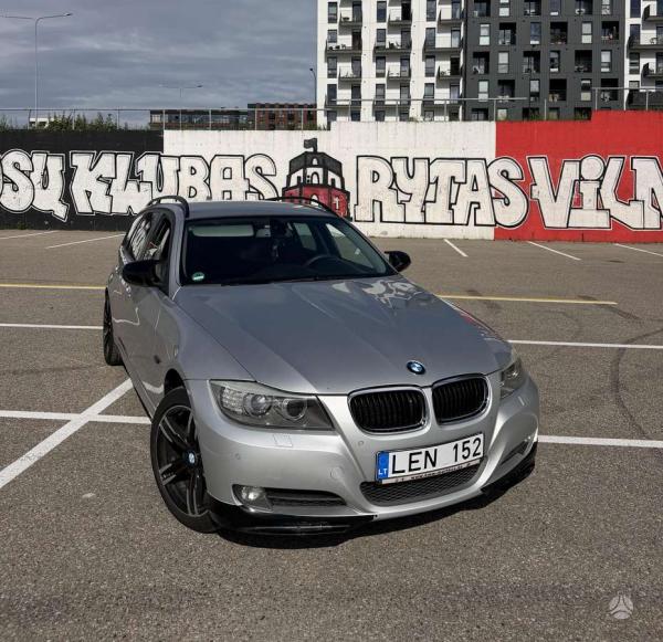 Pelēks BMW 318 2009 Viļņa, ar dzinēja tilpumu 2.00 L un nobraukumu 371 tūkst. km par 3400 €, foto 1 vietnē AUTOMOTO.COM.LV