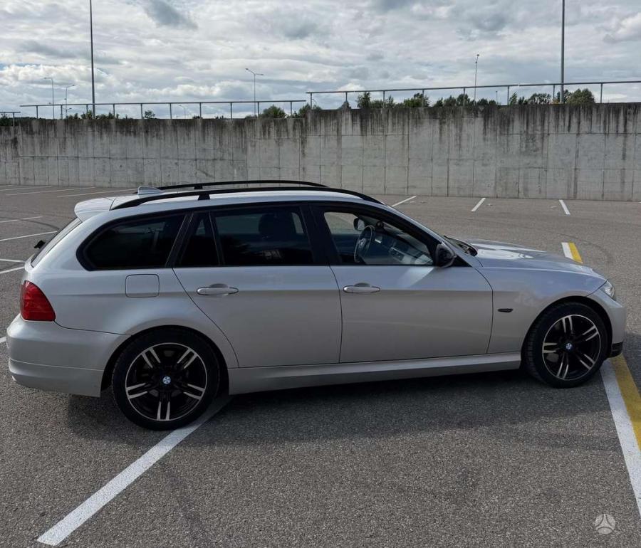 Pelēks BMW 318 2009 Viļņa, ar dzinēja tilpumu 2.00 L un nobraukumu 371 tūkst. km par 3400 €, foto 9 vietnē AUTOMOTO.COM.LV