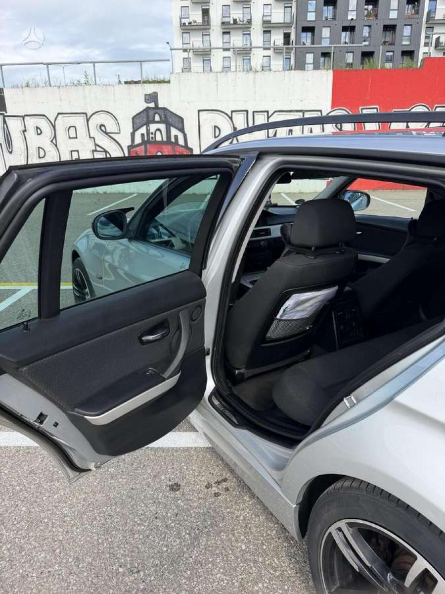 Pelēks BMW 318 2009 Viļņa, ar dzinēja tilpumu 2.00 L un nobraukumu 371 tūkst. km par 3400 €, foto 13 vietnē AUTOMOTO.COM.LV
