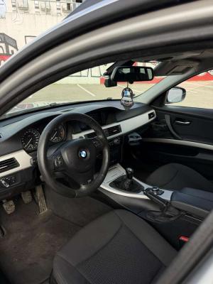 Pelēks BMW 318 2009 Viļņa, ar dzinēja tilpumu 2.00 L un nobraukumu 371 tūkst. km par 3400 €, foto 17 vietnē AUTOMOTO.COM.LV