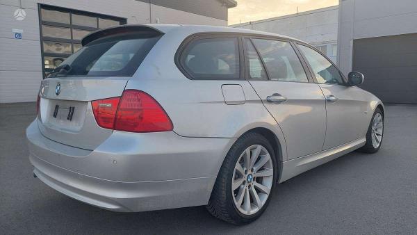 Pelēks BMW 318 2009 Panevēža, ar dzinēja tilpumu 2.00 L un nobraukumu 207 tūkst. km par 3400 €, foto 5 vietnē AUTOMOTO.COM.LV