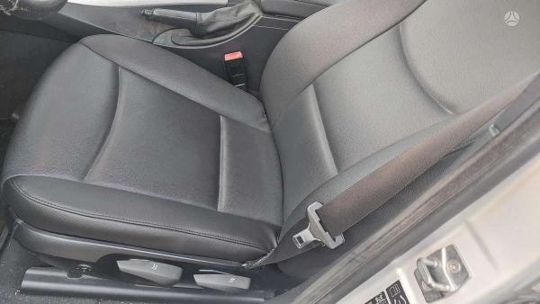 Pelēks BMW 318 2009 Panevēža, ar dzinēja tilpumu 2.00 L un nobraukumu 207 tūkst. km par 3400 €, foto 9 vietnē AUTOMOTO.COM.LV