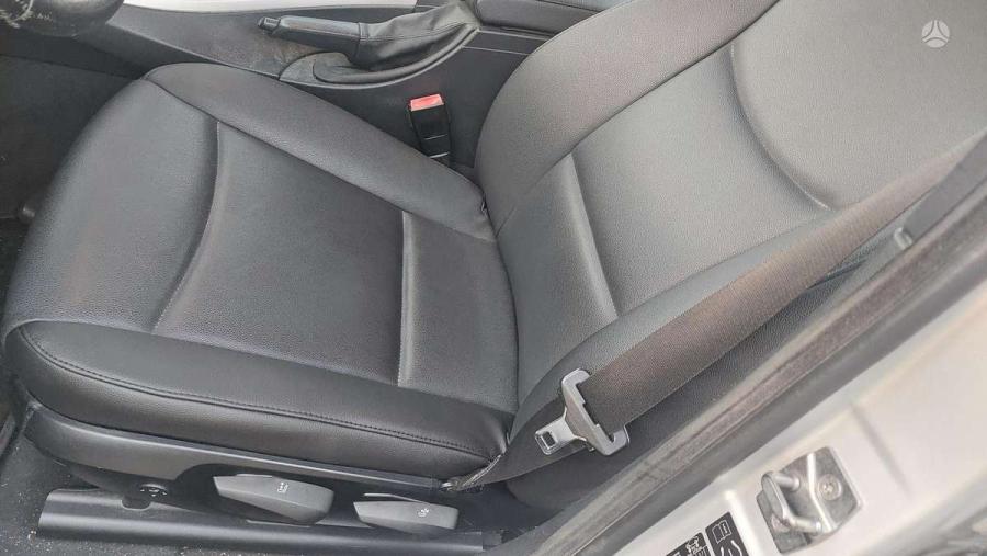Grey BMW 318 2009 in Panevezys, with an engine capacity of 2.00 L and mileage of 207 thousand km for 3400 €, photo 10 on AUTOMOTO.COM.LV