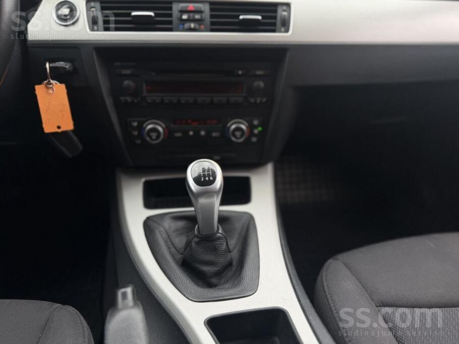 Pelēks BMW 318 2009 Cēsis, ar dzinēja tilpumu 2.00 L un nobraukumu 336 tūkst. km par 3490 €, foto 14 vietnē AUTOMOTO.COM.LV