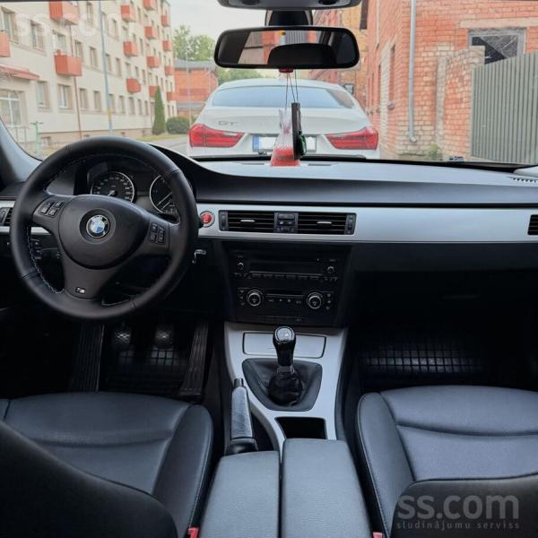 Grey BMW 318 2009 in Liepaja, with an engine capacity of 2.00 L and mileage of 341 thousand km for 3300 €, photo 10 on AUTOMOTO.COM.LV