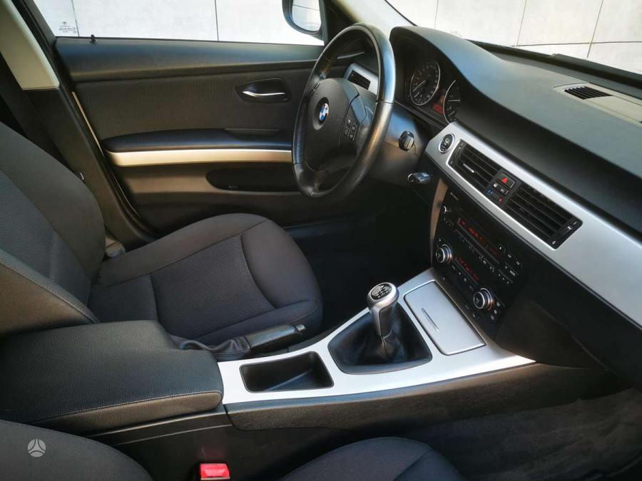 Grey BMW 318 2009 in Klaipeda, with an engine capacity of 2.00 L and mileage of 185 thousand km for 4190 €, photo 19 on AUTOMOTO.COM.LV