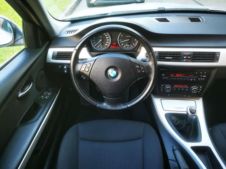 Grey BMW 318 2009 in Klaipeda, with an engine capacity of 2.00 L and mileage of 185 thousand km for 4190 €, photo 20 on AUTOMOTO.COM.LV