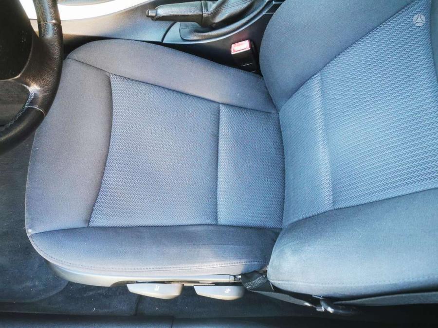 Grey BMW 318 2009 in Klaipeda, with an engine capacity of 2.00 L and mileage of 185 thousand km for 4190 €, photo 26 on AUTOMOTO.COM.LV
