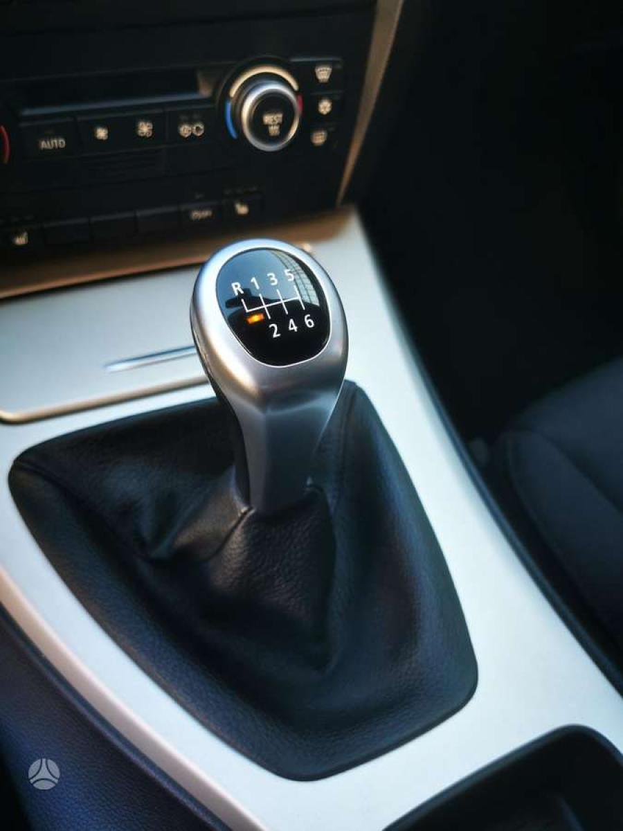 Grey BMW 318 2009 in Klaipeda, with an engine capacity of 2.00 L and mileage of 185 thousand km for 4190 €, photo 27 on AUTOMOTO.COM.LV