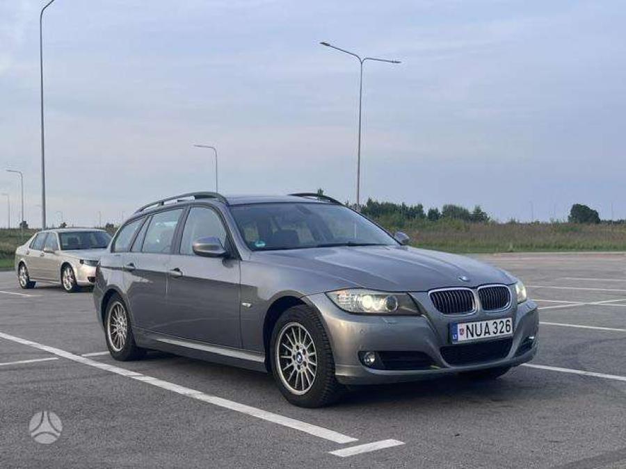 Grey BMW 318 2009 in Siauliai, with an engine capacity of 2.00 L and mileage of 248 thousand km for 3500 €, photo 1 on AUTOMOTO.COM.LV