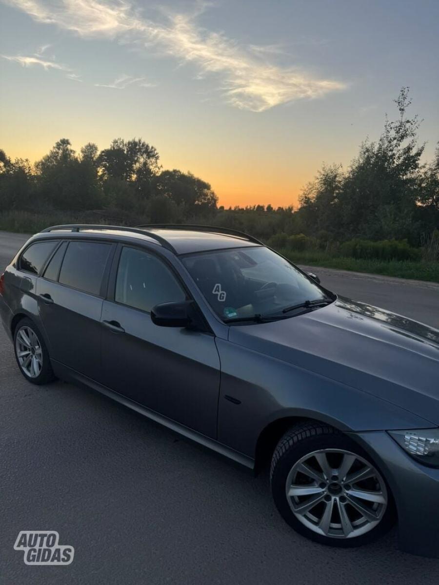 Grey BMW 318 2009 in Taurage, with an engine capacity of 2.00 L and mileage of 384 thousand km for 3999 €, photo 3 on AUTOMOTO.COM.LV