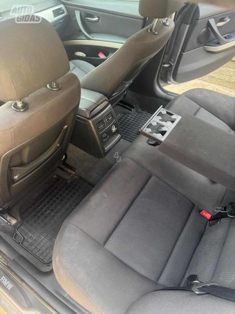 Grey BMW 318 2009 in Taurage, with an engine capacity of 2.00 L and mileage of 384 thousand km for 3999 €, photo 12 on AUTOMOTO.COM.LV