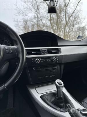 Grey BMW 318 2009 in Aluksne, with an engine capacity of 2.00 L and mileage of 364 thousand km for 5500 €, photo 3 on AUTOMOTO.COM.LV
