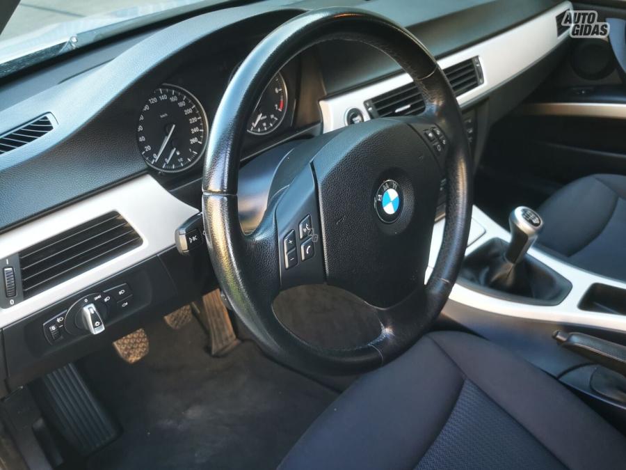 Pelēks BMW 318 2009 Klaipėda, ar dzinēja tilpumu 2.00 L un nobraukumu 185 tūkst. km par 3950 €, foto 24 vietnē AUTOMOTO.COM.LV
