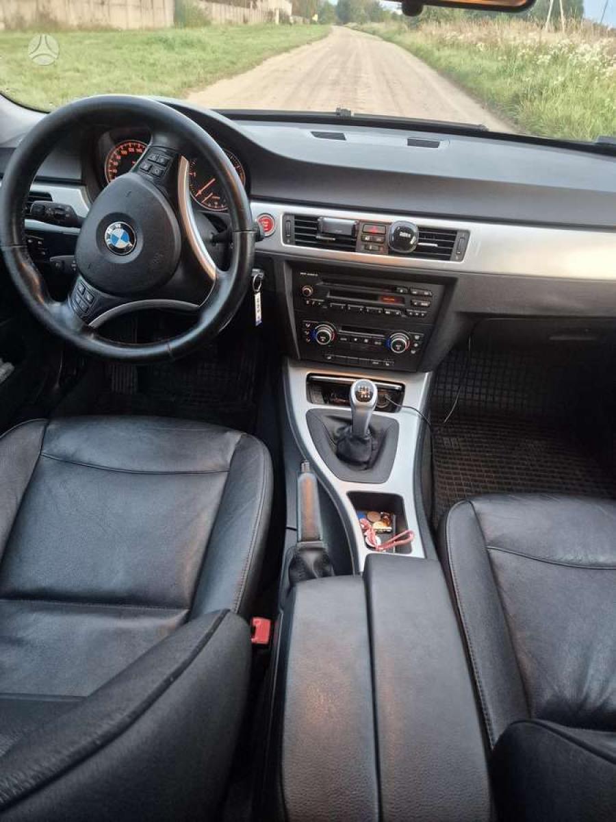 Pelēks BMW 318 2009 Vievis, ar dzinēja tilpumu 2.00 L un nobraukumu 345 tūkst. km par 4000 €, foto 10 vietnē AUTOMOTO.COM.LV