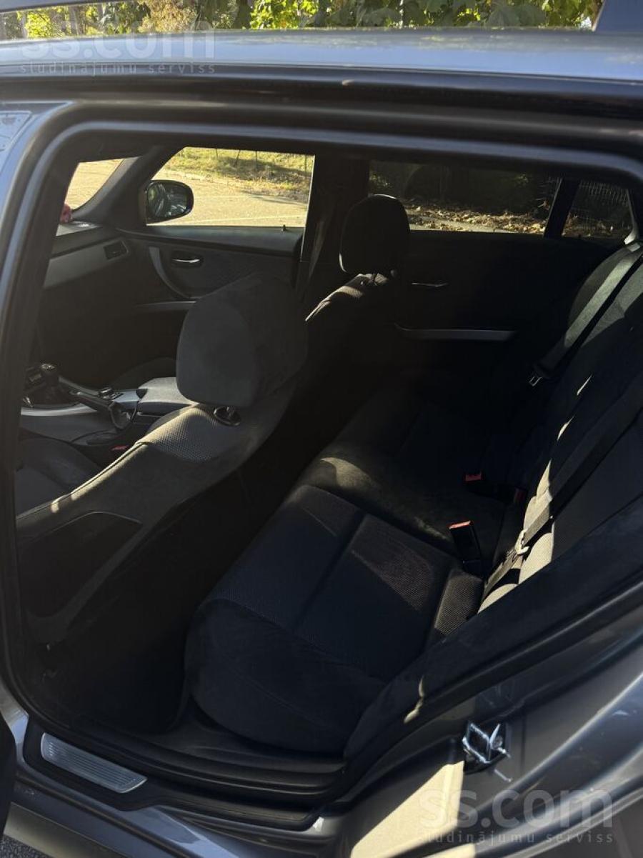Grey BMW 318 2009 in Riga, with an engine capacity of 2.00 L and mileage of 335 thousand km for 4500 €, photo 8 on AUTOMOTO.COM.LV